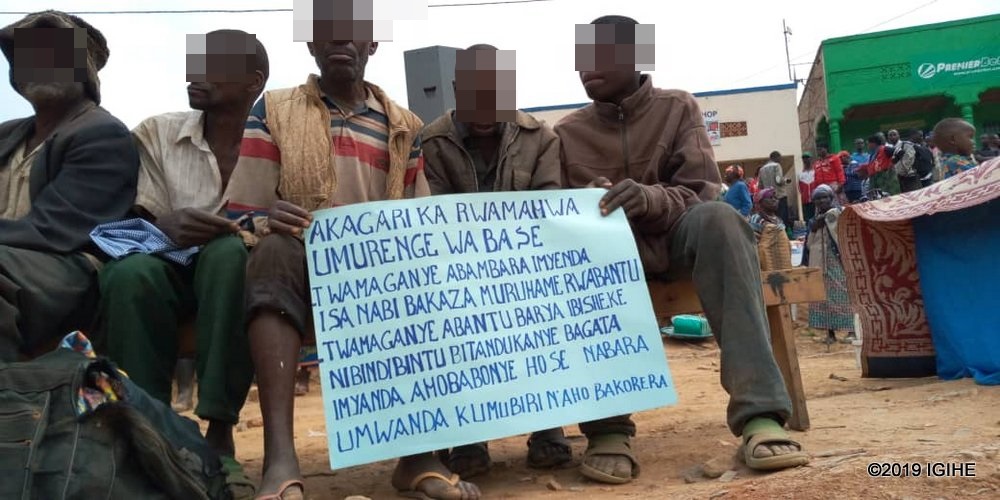 Rulindo: Umugabo ufite umwanda yambikwa ikanzu agafurira imyambaro ye ...